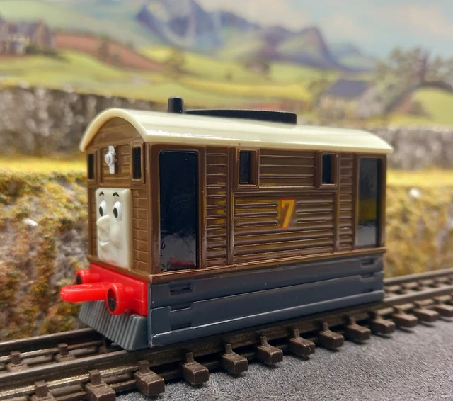 RARE THOMAS TANK The Engine & Friends Toby Locomotive #7 HO Scale Model ...
