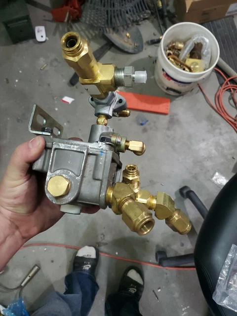 BENDIX 909828 GENUINE Relay Brake Valve T-294859-e. With fittings and ...