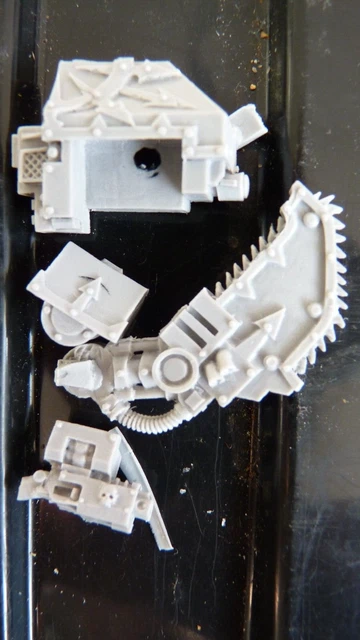 FORGEWORLD WH40K CHAOS Space Marines Mkiv Dreadnought R/H Chainfist Oop ...