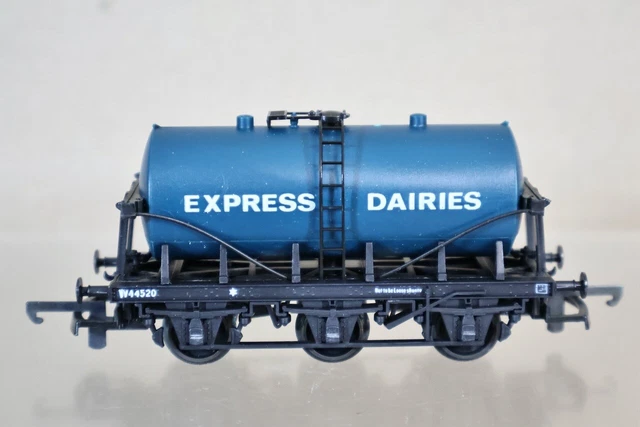 LIMA 305643 BR EXPRESS DAIRIES BLUE MILK 6 WHEEL TANK WAGON W44520 MINT ...