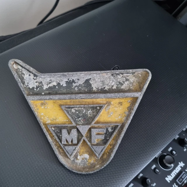 MASSEY FERGUSON INDUSTRIAL MF 20 Tractor Badge Original Rare Bonnet ...