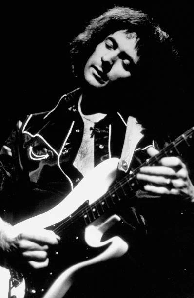 RITCHIE BLACKMORE OF Rainbow Performs On Stage London 1976 Old Music ...