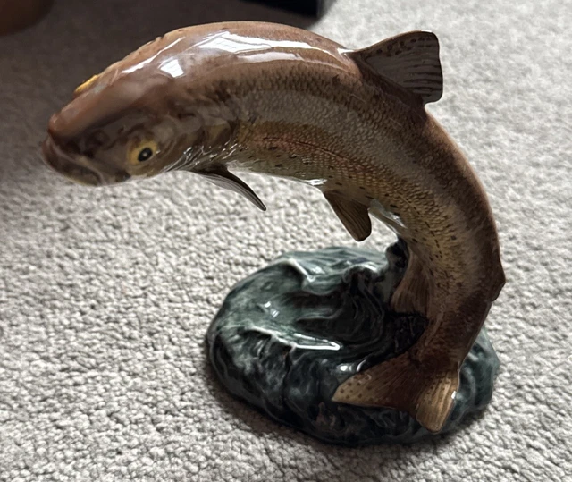 VINTAGE COLLECTIBLE BESWICK England Trout Figurine No 1032 Slight A/F £ ...