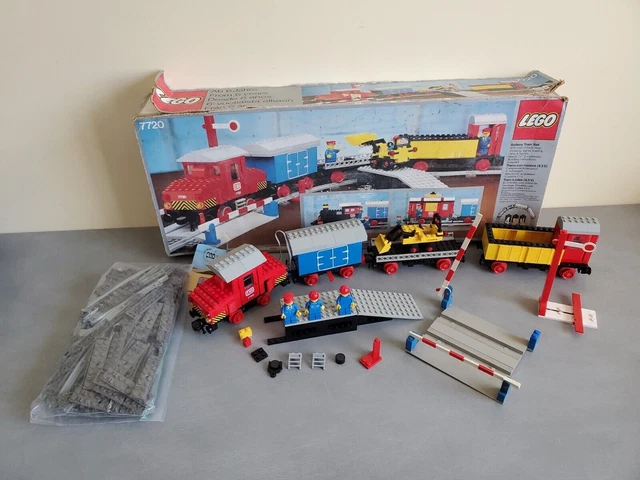 LEGO CITY 7720 Battery Train Set Locomotive Waggons Original Box ...