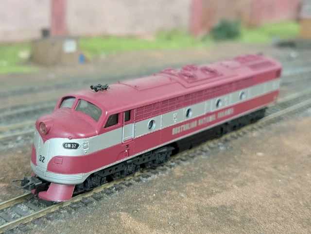 LIMA HO-GAUGE 2-RAIL Australian National GM Class Diesel Locomotive No ...