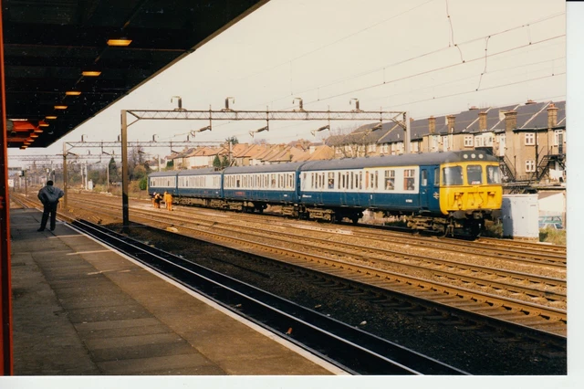 RAIL PHOTO CLASS 310 310058 @ South Kenton 9/3/88 12:25 Mlton Keynes ...