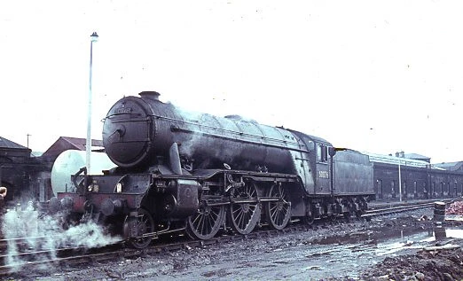 ORIGINAL COLOUR SLIDE of 60876 ER V2 class steam loco £3.50 - PicClick UK