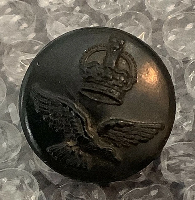 VINTAGE SMALL WW2 bakelite RAAF (Royal Australian Air Force) button £4. ...