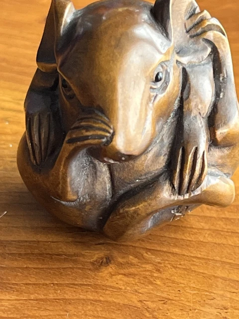 NETSUKE BOXWOOD HAND Carved curled up mouse Vintage Chinese Japanese ...