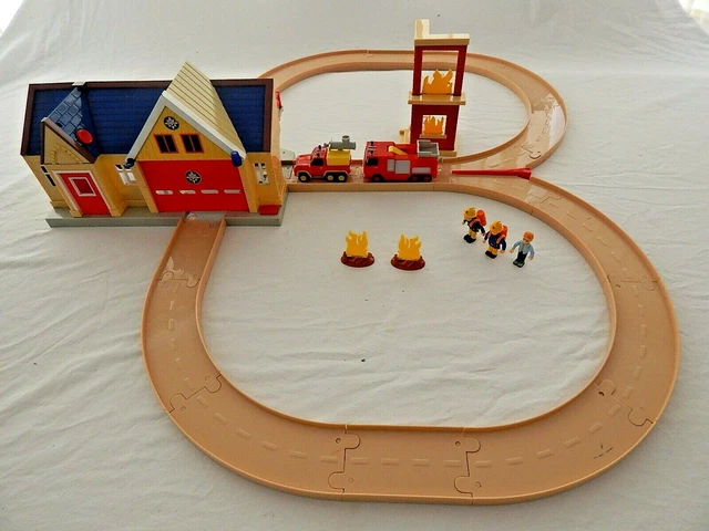 FIREMAN SAM SNAP Trax Fire Station With Built In Microphone, Vehicles ...