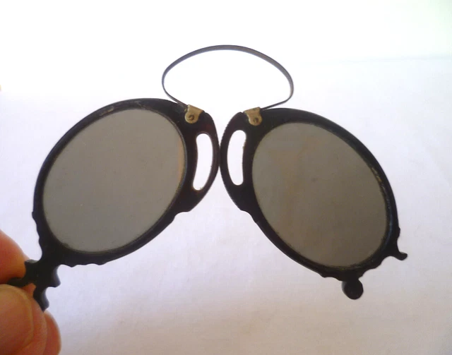 PAIRE DE LORGNONS PINCE NEZ XIXème VERRES TEINTÉS GRIS EUR 45,00 ...