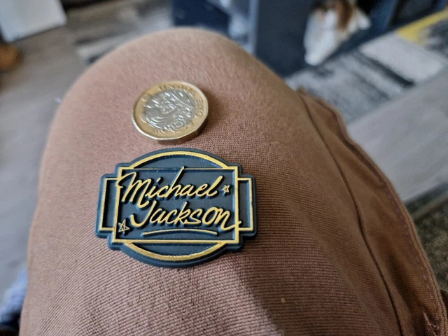 MICHAEL JACKSON(KING OF pop) vintage 1980s plastic name badge,gold on ...