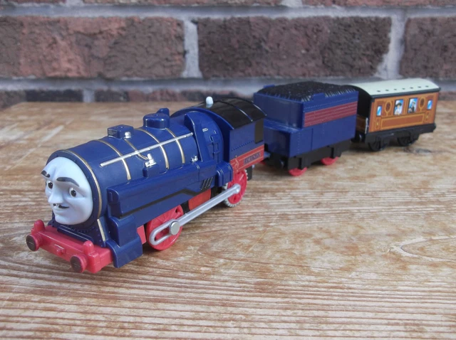 THOMAS THE TANK Engine & Friends Motorized Trackmaster Revolution ...