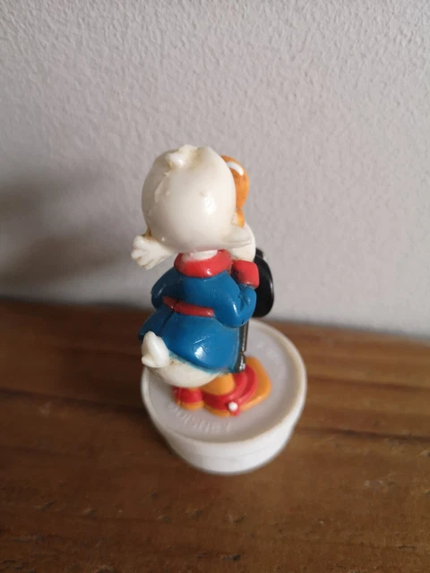 RETRO DISNEY NESTLE Scrooge McDuck Plastic Figure Smarties Lid. 1990s £ ...