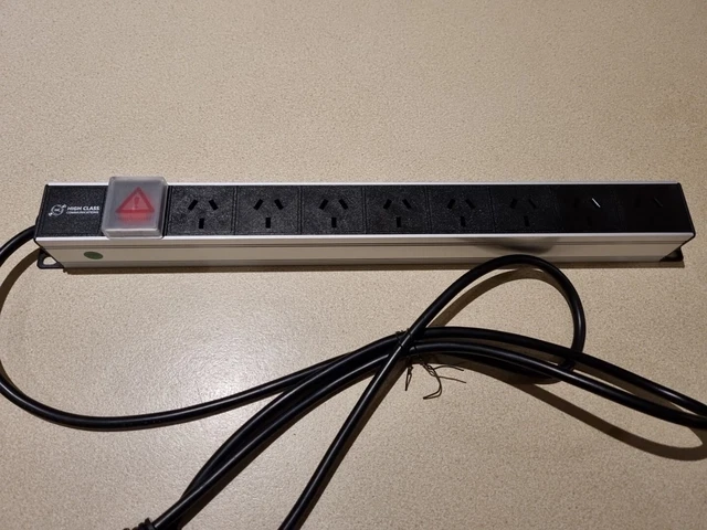 8 WAY 19& Power Board Server Rack Mount PDU 1RU Overload Protection ...