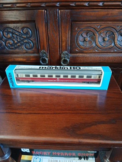 MARKLIN 4298 HO TEE/IC Carriage with working tail lights £24.99 ...