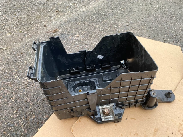 VW GOLF MK5 Battery Tray Clamp and Box Sides 2004 -08 1K0915333C EUR 19 ...