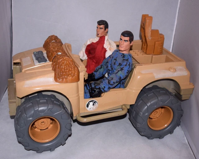 VINTAGE ACTION MAN Jeep 4x4 Veicolo e 2x Figure 2002 Hasbro Raro EUR 26 ...