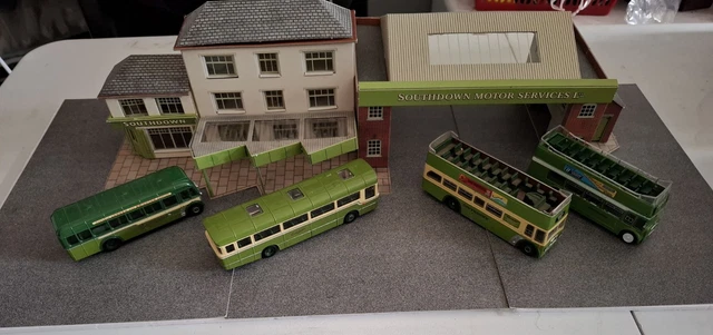 OO GAUGE SOUTHDOWN Bus Garage Diorama With Buses ( Built To A ...