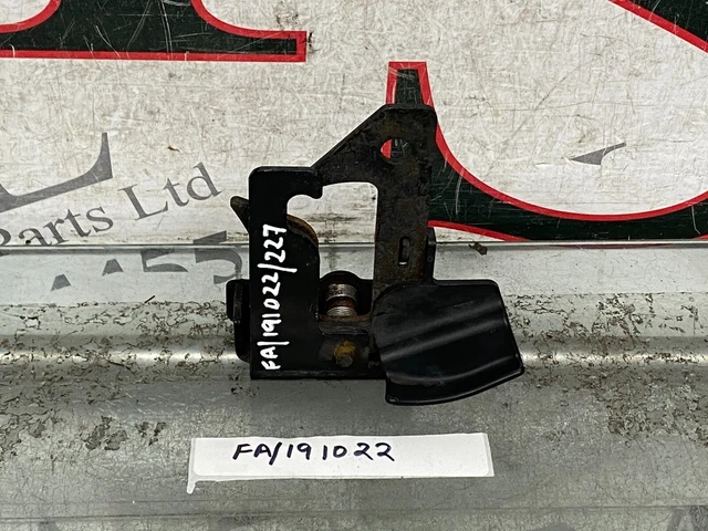 MERCEDES BENZ W212 E Class Bonnet Engine Hood Catch Release A2048800064 ...