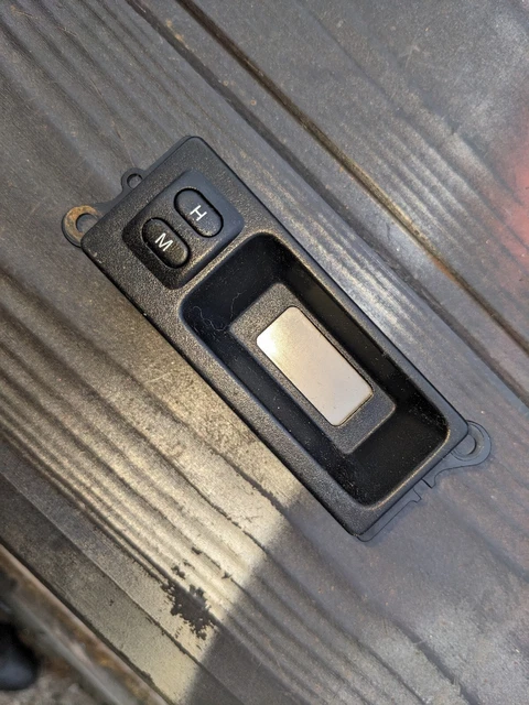 LAND ROVER FREELANDER 12v DIGITAL CLOCK . PART No: YFB100380 £0.99 ...