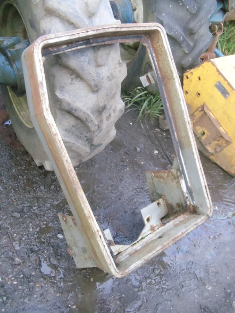 ***MASSEY FERGUSON 500 Series Tractor Front Cowl*** £125.00 - PicClick UK