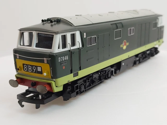 HORNBY R2410 CLASS 35 Hymek D7046 in BR 2 tone green - Immaculate ...