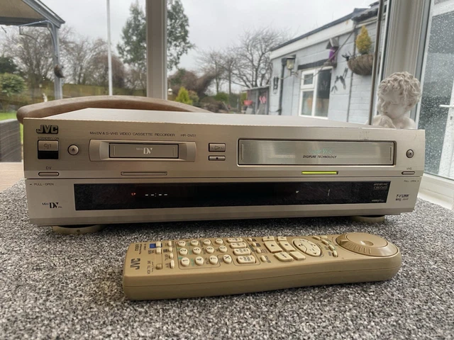 JVC HR-DVS1 MINI DV & S-VHS Video Cassette Recorder Combo + Remote ...