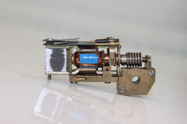 5 POLE LOCO Motor with Gearbox worm and gear wheel Seviced full working ...