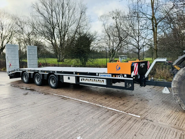 LOW LOADER TRAILER Tractor Chieftain EXCEL 33ton ABS Unimog John Deere ...