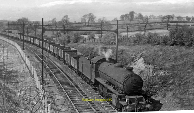RAILWAY PHOTO - Eastbound empties descending Worsbrough Bank c1950 £2. ...