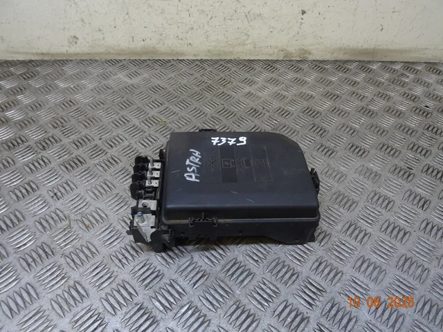 2018 VAUXHALL ASTRA K Elite Nav 3600 1.4 Petrol Mk7 5Drs Hatch Fuse Box ...