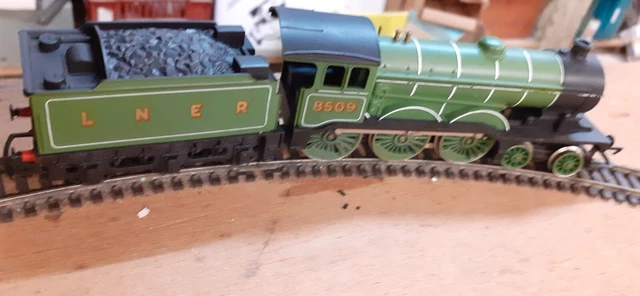 TRIANG HORNBY OO R150 LNER green B12 loco & tender good for Lima ...