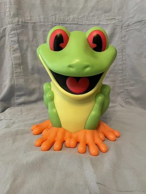 RAINFOREST CAFE CHACHA Tree Frog 3D Sitting Souvenir Travel Drink ...