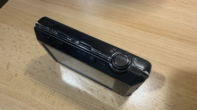 SAMSUNG ST700 16.0MP 5x zoom Compact Digital Camera Dual screen Black ...