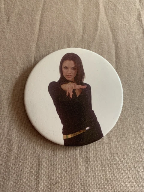 *RARE!* SPICE GIRLS Asda Christmas Promo (VICTORIA BECKHAM) 55mm PIN ...