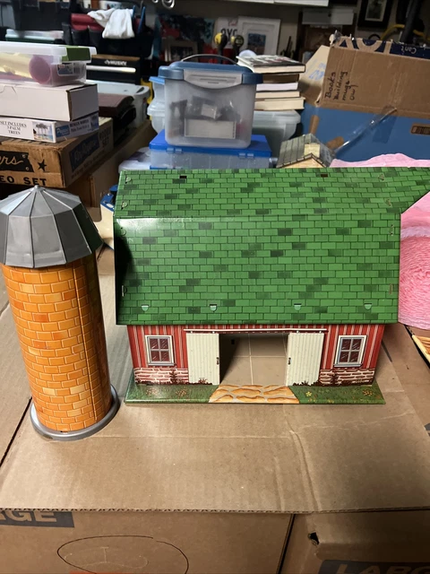 VINTAGE 1950S-60S METAL Marx 2-Story Happi Time Farm Barn and Silo £19. ...
