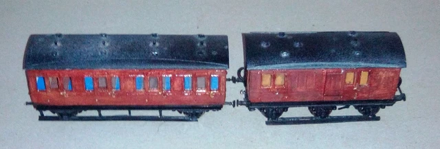 OO GAUGE BRANCHLINE Coach Set. Something different. Needs a bit of ...