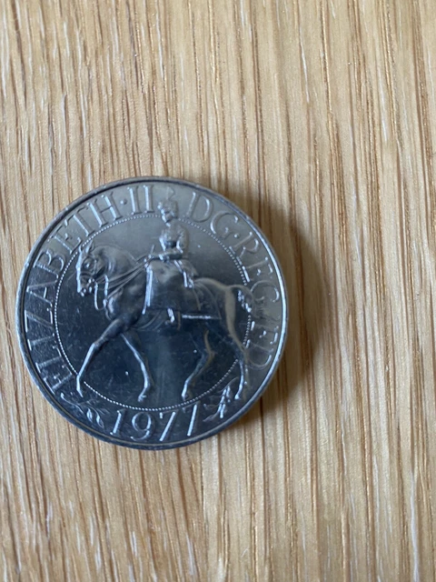 (RARE) 1977 QUEEN Elizabeth II Silver Jubilee Commemorative Crown Coin ...
