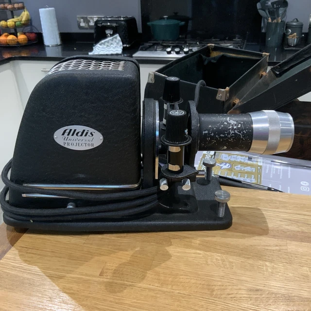 VINTAGE ALDIS UNIVERSAL Slide Projector with Case Power Tested Charity ...