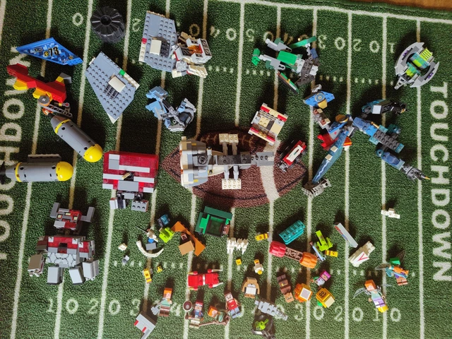 LEGO LOT MINECRAFT Minifigures Bulk lot men animals B1 preowned weapons ...