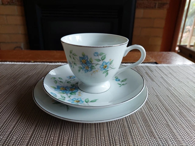 YAMATO FINE CHINA Japan Victoria Royal Series White W Blue Flowers Trio ...
