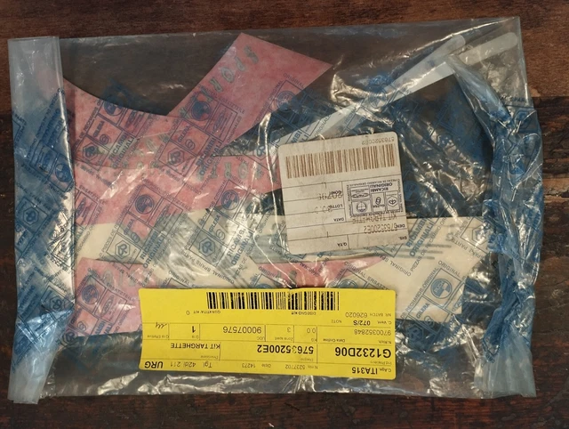 KIT ADESIVI DECALCO Emblemi Gilera Piaggio Runner SP Cod. 57635200E2 ... KIT ADESIVI DECALCO Emblemi Gilera Piaggio Runner SP Cod. 57635200E2 ...
