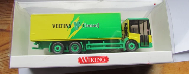 1:87 WIKING 561 40 39 MB Econic Getränkekoffer LKW "VELTINS V+ in OVP ...