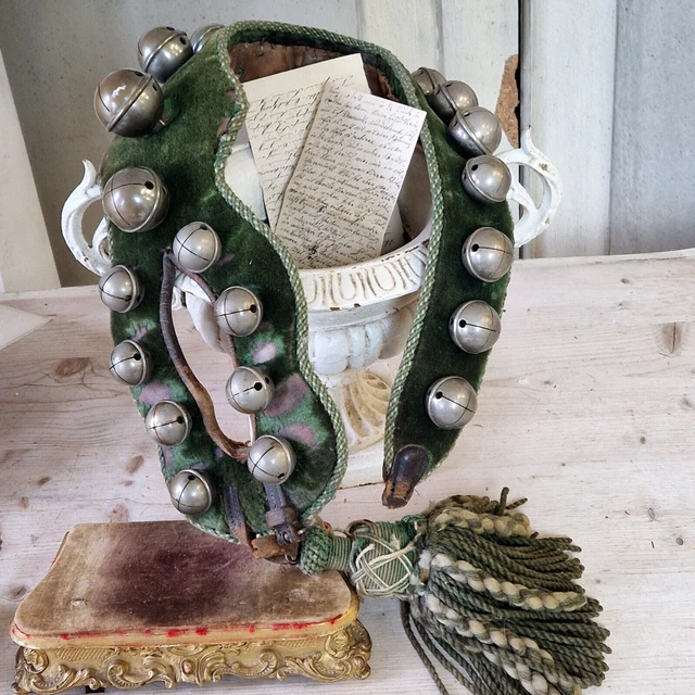 GROSSER ANTIKER GLOCKEN- Gürtel, Samt ,Leder und Quaste, Krampus EUR ...
