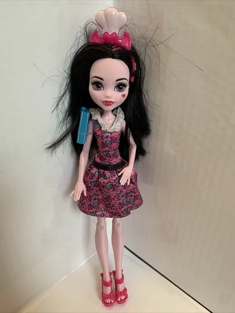 MONSTER HIGH DRACULAURA Doll From Dracula Vampire Kitchen £19.99 ...