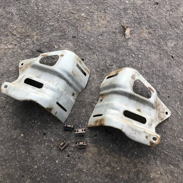 TOYOTA MR2 MK1 Rear Bumper Corner Brackets With Clips And Bolts. AW11 £ ...