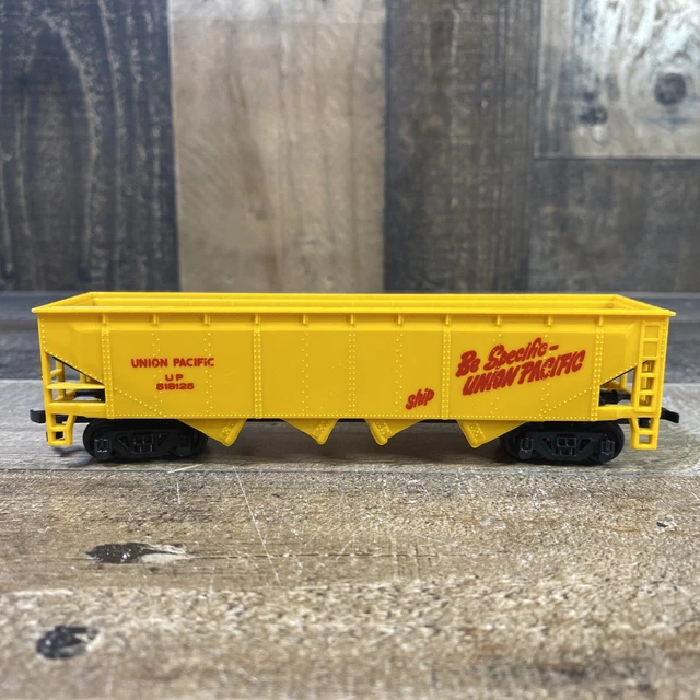 HO SCALE 4-BAY Open Hopper Union Pacific UP #518125 Model Railroad Car ...