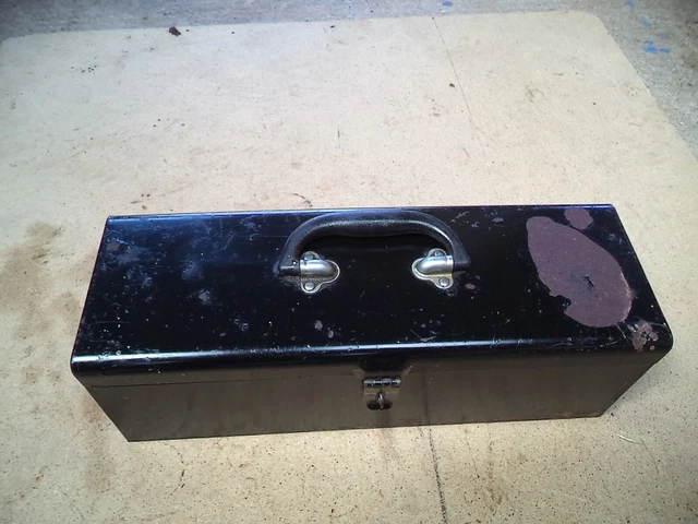TOOL BOX JOHN Deere / Ford Tractor Toolbox Used spare Part EUR 112,77 ...