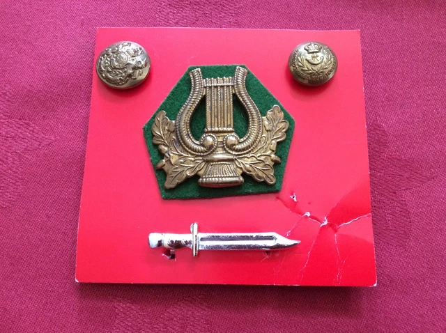 BRITISH ARMY BADGES and Buttons, Bandsman, Infantry Qualification, Ox ...